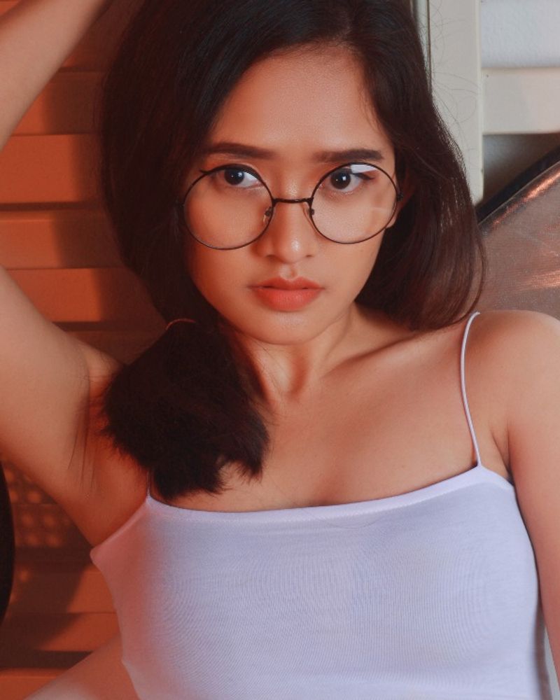 kacamata ^^ · Karyakarsa