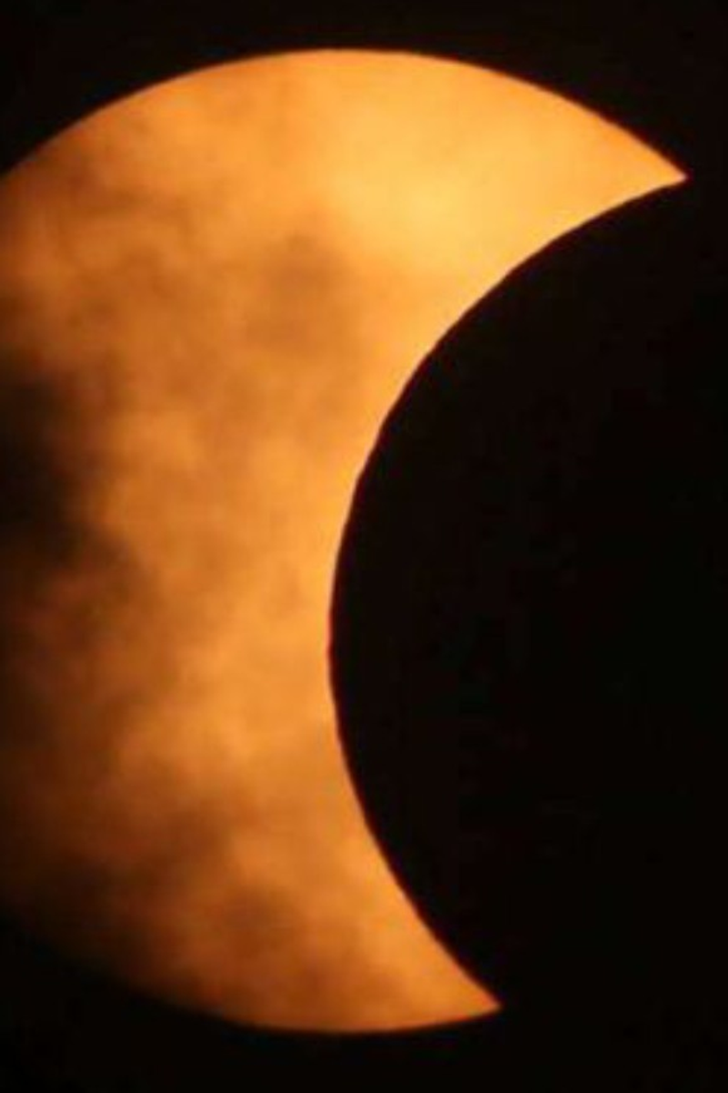 The Eclipse Chapter 1 Karyakarsa