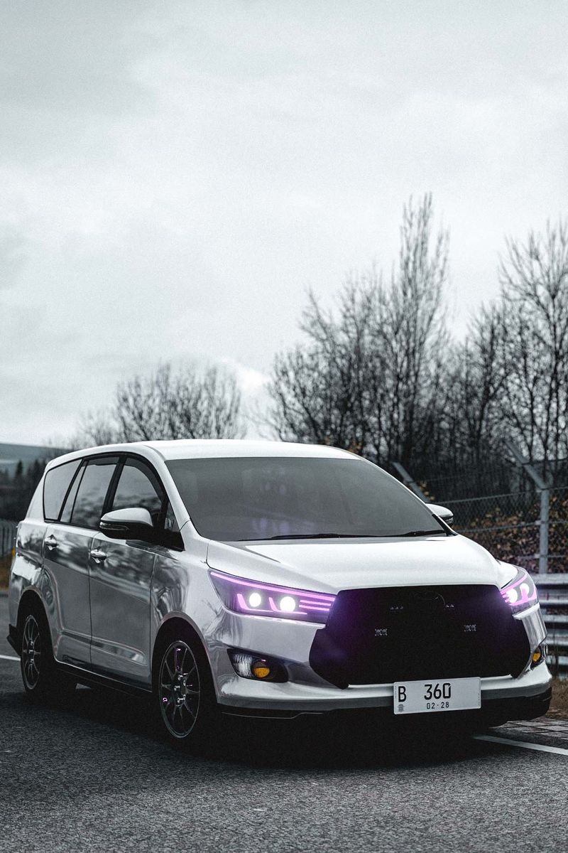 2017 Toyota Innova Venturer Custom · Karyakarsa