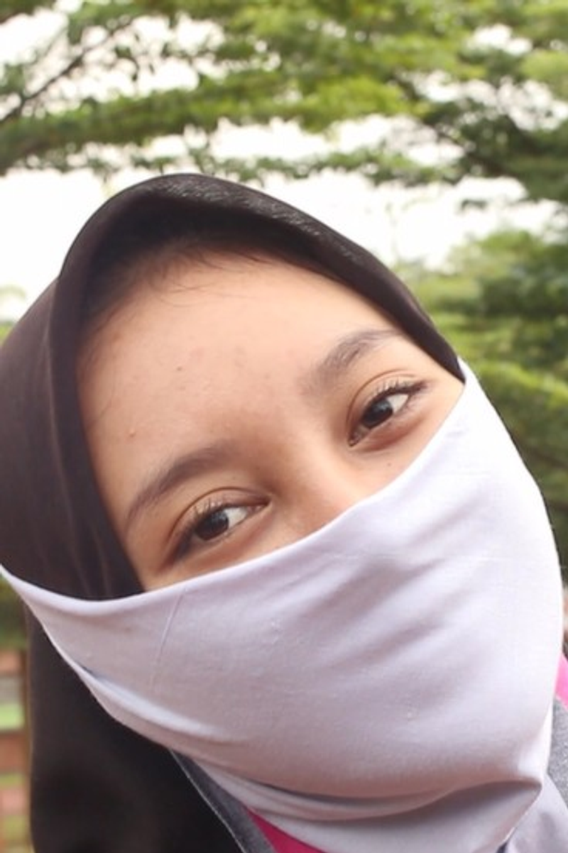 Jalan - jalan ke Alun Kota Menggunakan Masker Saputangan (Part 2) · Karyakarsa